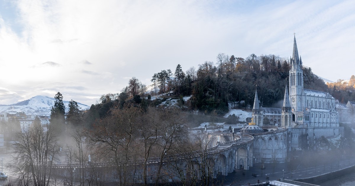 Santuario Parroquia de Lourdes Chile - Mensaje de Lourdes 2025: “Con María, Peregrinos de la ...